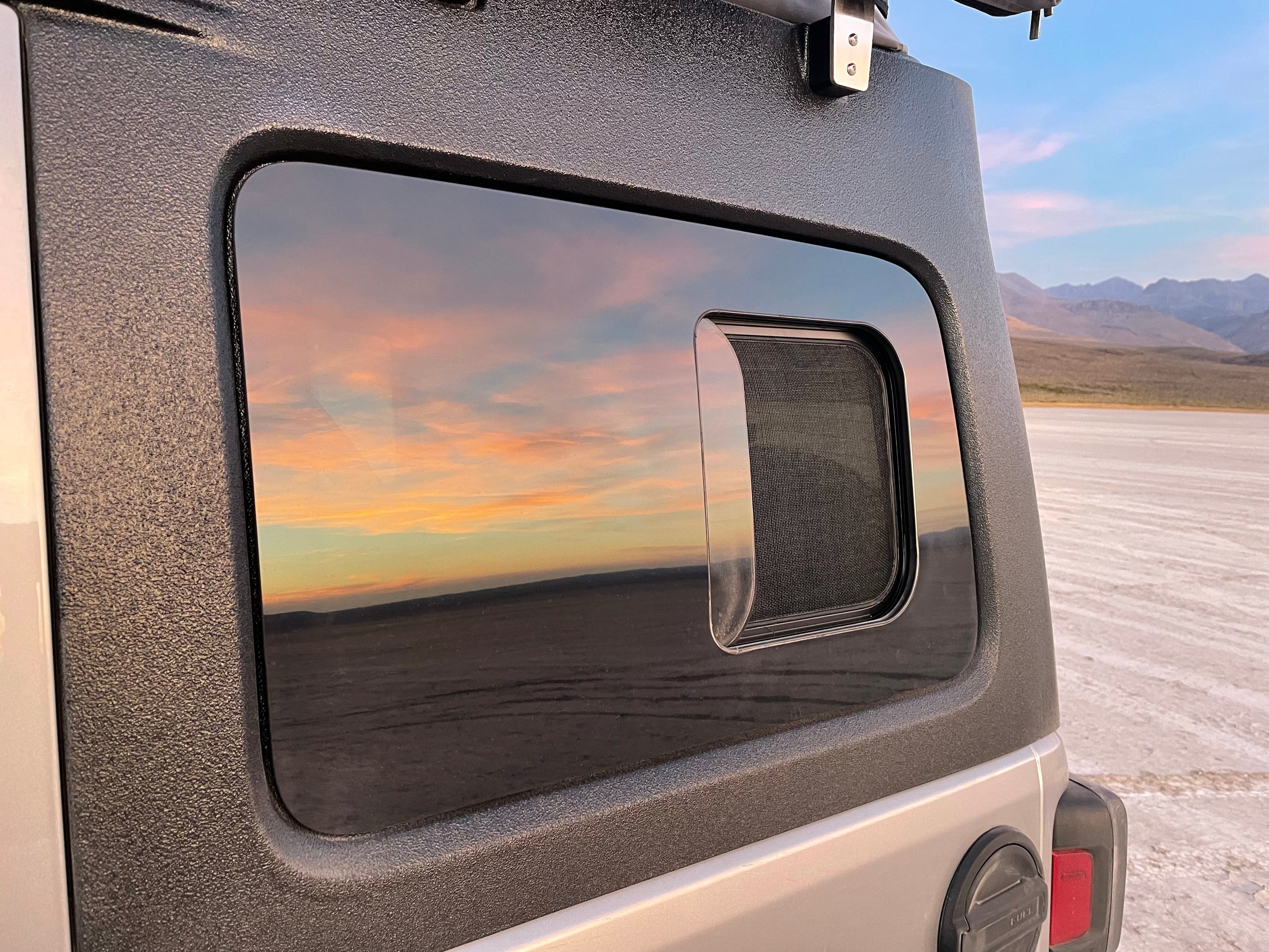 J30 - Option Update - Bonded Sliding Window – Ursa Minor Vehicles